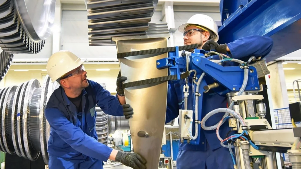 Employee Recognition in Manufacturing: Operational VS Mobilizing